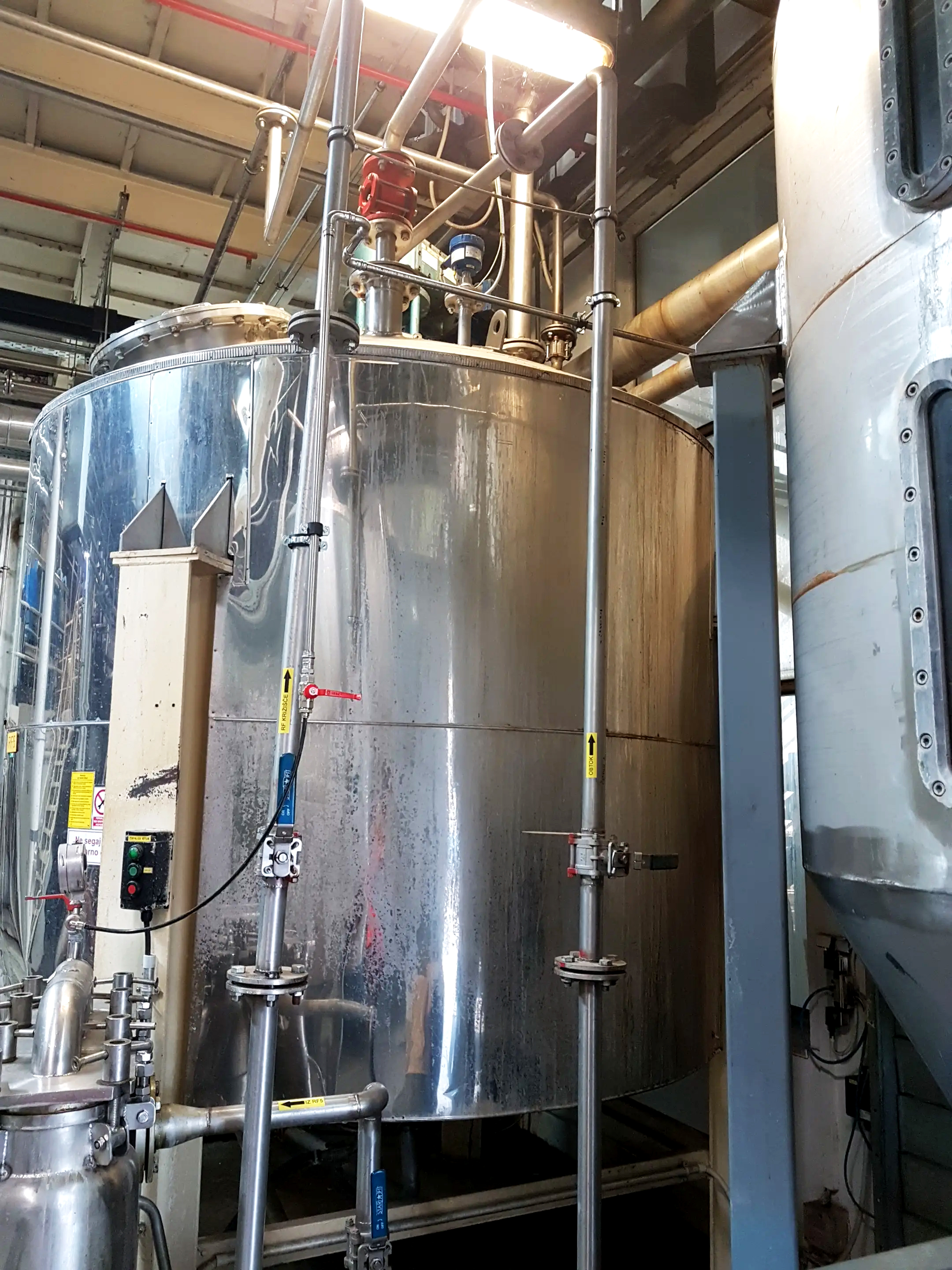 Continuous level measurement of acetone with melted rosemary | UWT